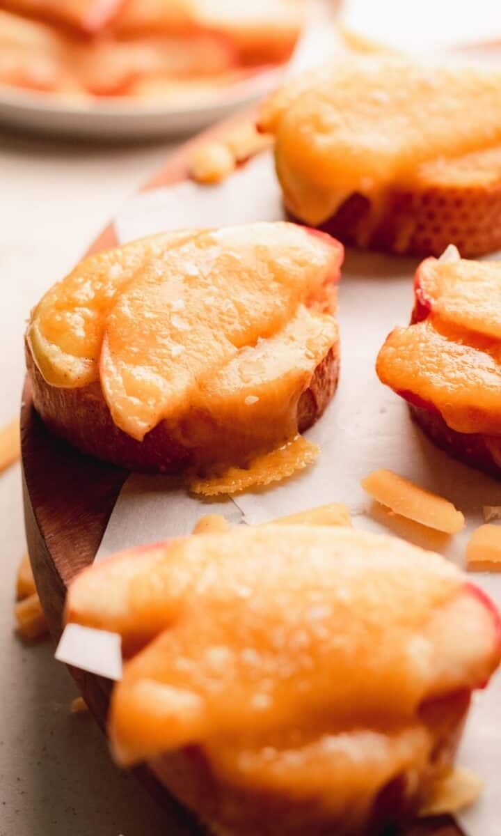 Apple Crostini Appetizer – Hey, Snickerdoodle!